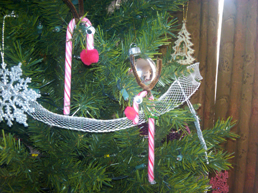 Candy Cane Reindeer Craft - Evolving Motherhood